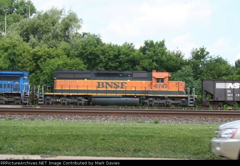 BNSF 6742